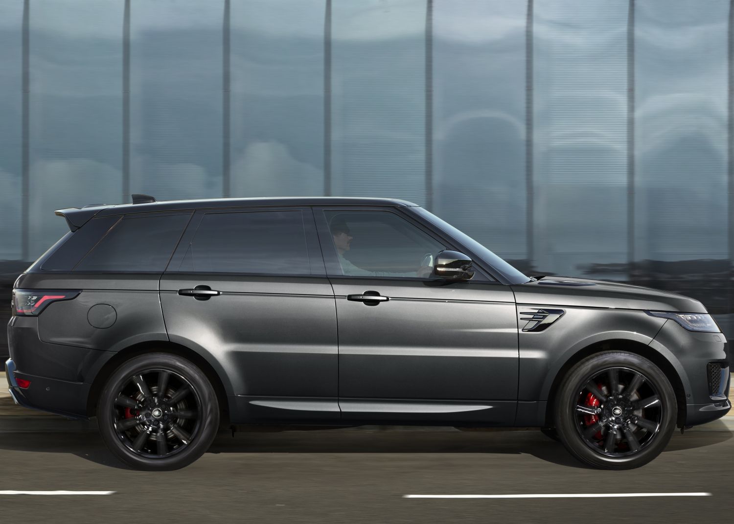 Range Rover та RR Sport отримали новий мотор – дизельний R6