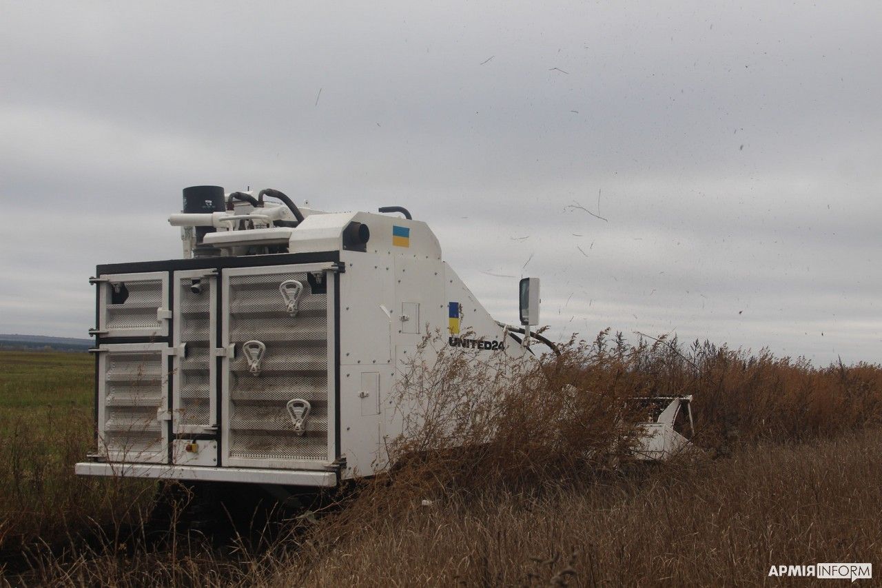 Британская машина для разминирования Armtrac-400 - Auto24