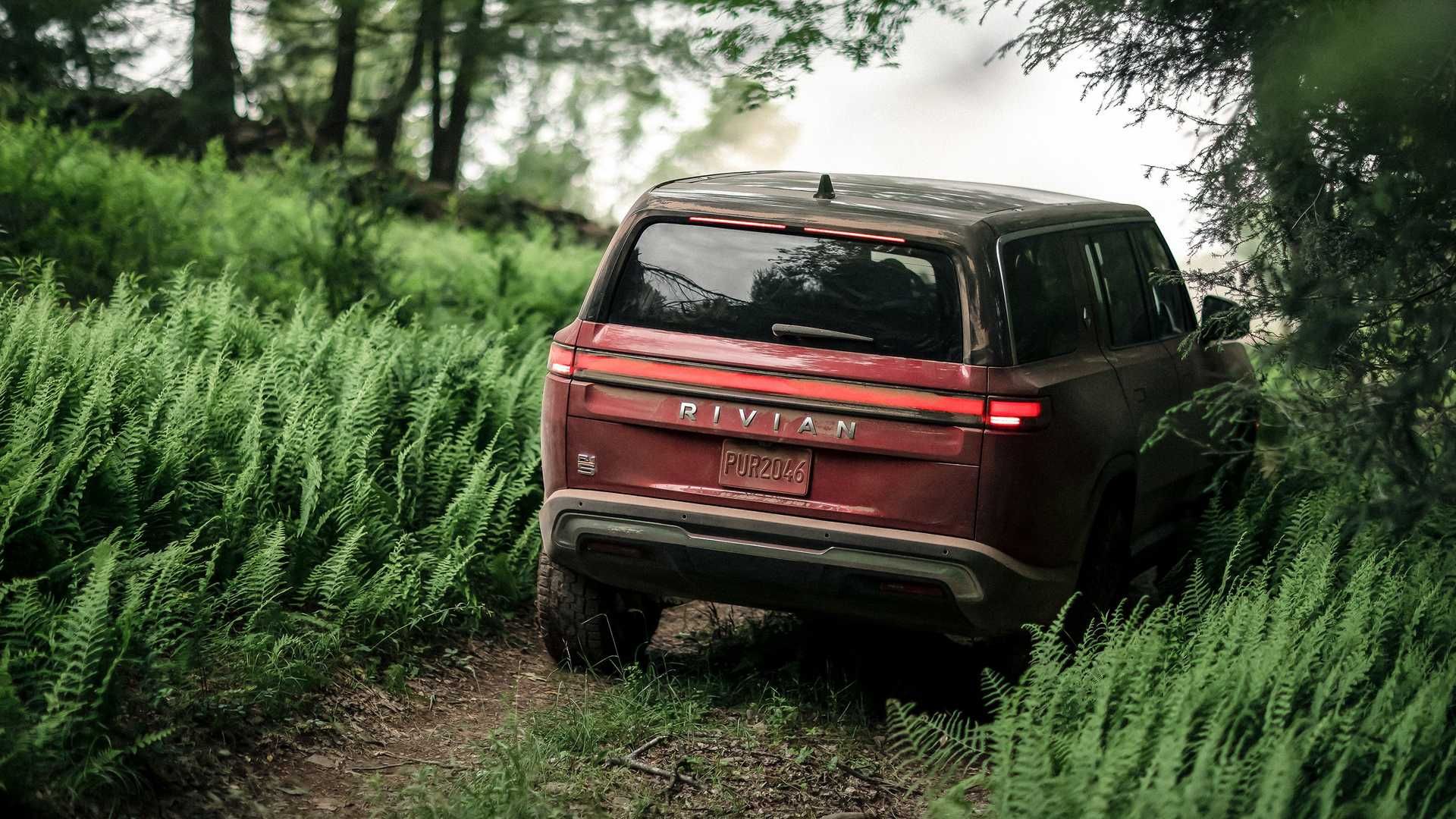 Rivian R1S проти Tesla Model X: що краще?