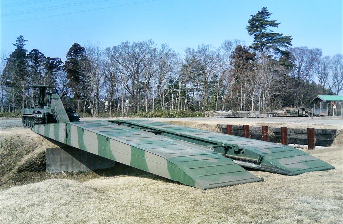 Бронеавтомобільний міст M60 AVLB: опис, фото, відео, ціна - Auto24