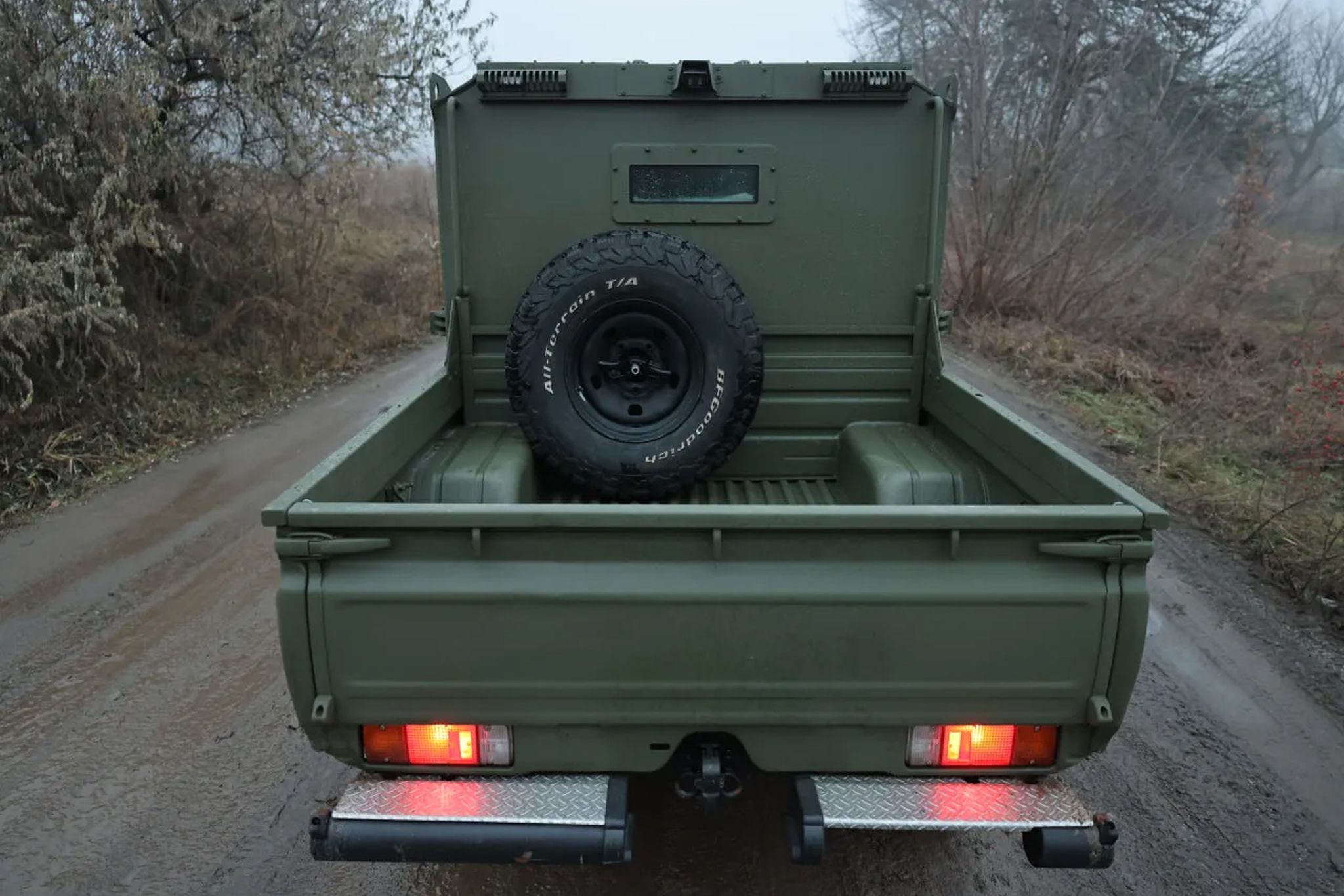 Бронеавто на базі Toyota Land Cruiser 79 - UAT-TISA - Auto24