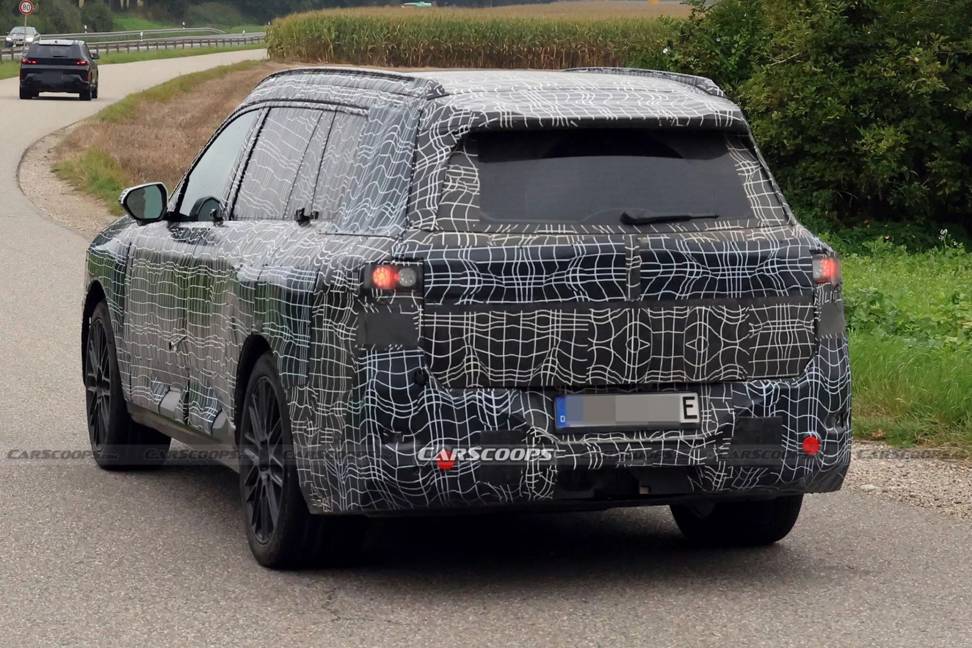 BMW готує новий електричний iX7: фото - Auto24