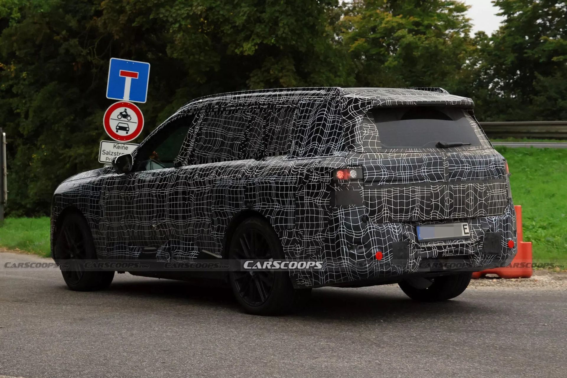 BMW готує новий електричний iX7: фото - Auto24